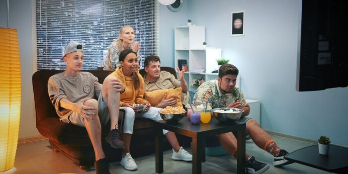 How to Do Netflix Watch Party at Home: 7 Steps for a Perfect Movie ...