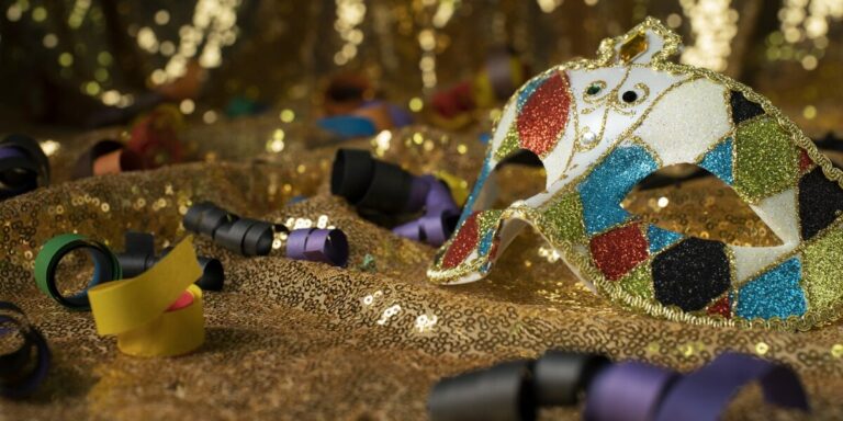 6 Glamorous Masquerade Party Ideas for an Enchanting Night - Custom ...